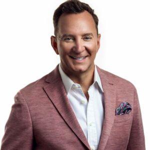 Clinton Kelly Bio, Wiki, Age, Height, Family, Parents, Husband, Books ...