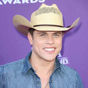 Dustin Lynch Bio, Wiki, Age, Height, Family, Wife, Tour, Concert ...