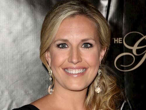 Poppy Harlow Bio, Wiki, Age, Family, Husband, CNN, Net Worth, Salary