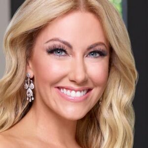 Stephanie Hollman Bio, Wiki, Age, Height, Husband, Net Worth and The ...