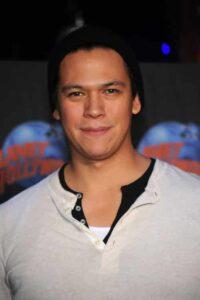 Chaske Spencer Bio, Age, Height, Wife, Twilight, Salary, Net Worth ...