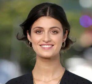 Anya Chalotra Bio, Wiki, Height, Family, Husband, The Witcher, and Net ...