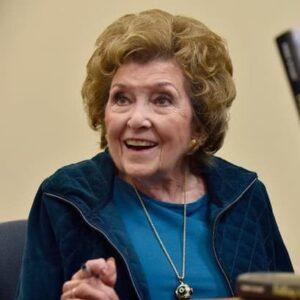 Bobbie Wygant Bio, Wiki, Age, NBC 5, Salary, and Net Worth | The Famous ...