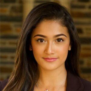 Bella Caracta Bio, Wiki, Age, WOWT, Salary, and Net Worth | The Famous Info