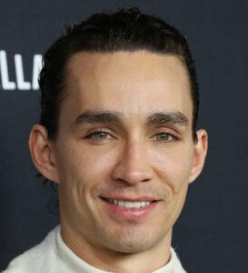 Robert Sheehan Bio, Wiki, Age, Height, Family, Wife, Misfits, Love/Hate ...